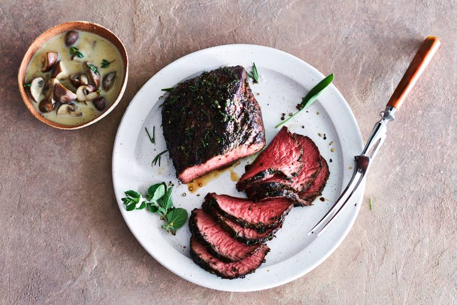 Gebraden runderlende met paddenstoelenroomsaus recept - Allerhande ...
