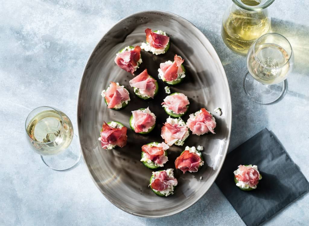 Komkommer met homemade bosui-spread en rauwe ham recept - Allerhande ...