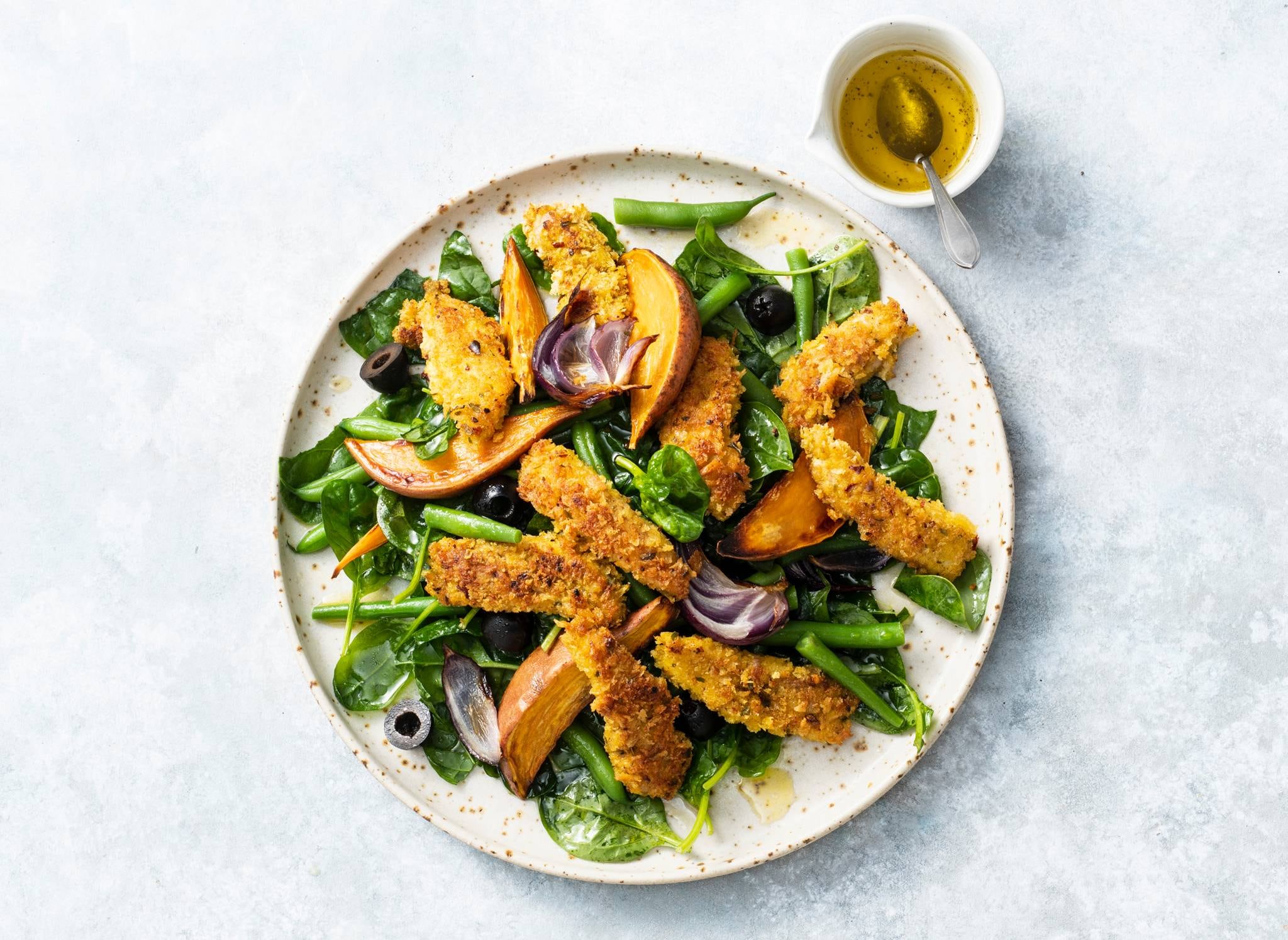 Kipdijfilet met zoete aardappel-spinaziesalade recept - Allerhande ...