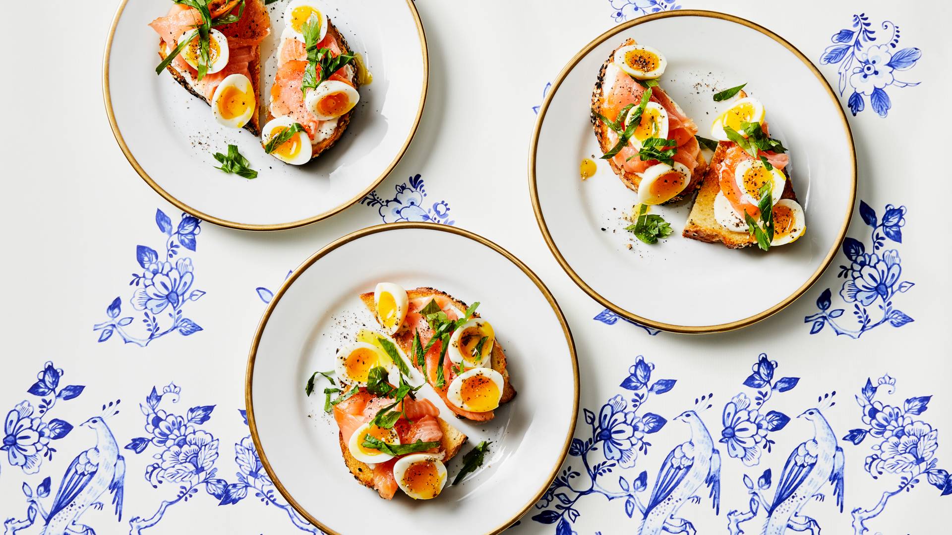 Gerookte zalm met mierikswortelcrème recept - Allerhande | Albert Heijn