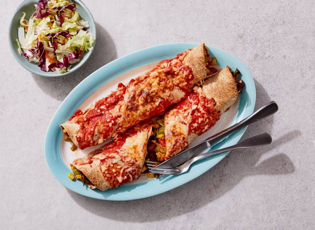 Rijkgevulde groente-enchilada’s met mais & geraspte kaas recept ...