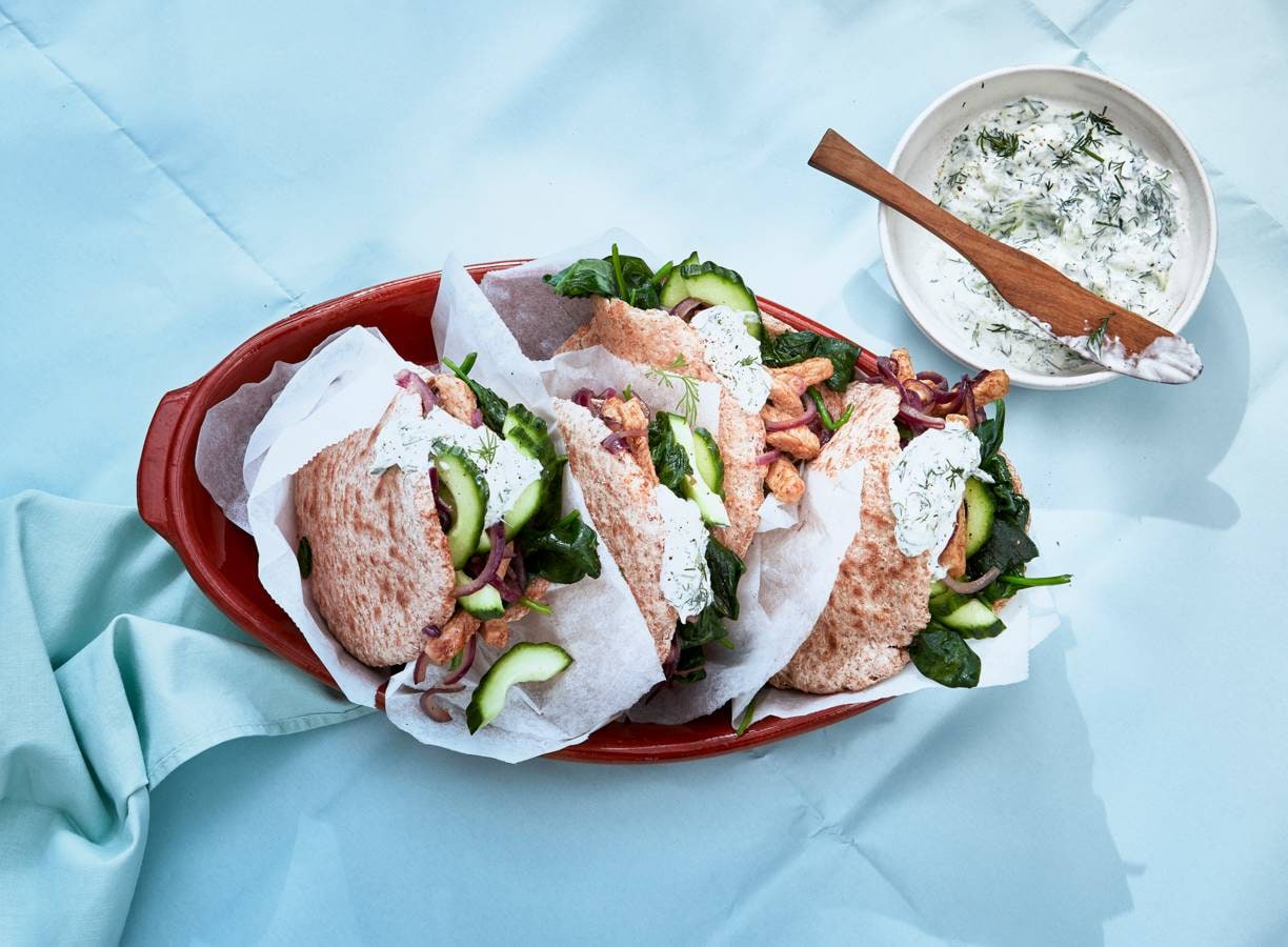 Pita met filetlapjes, komkommer en tzatziki recept - Allerhande ... Pita met filetlapjes, komkommer en tzatziki recept - Allerhande ...