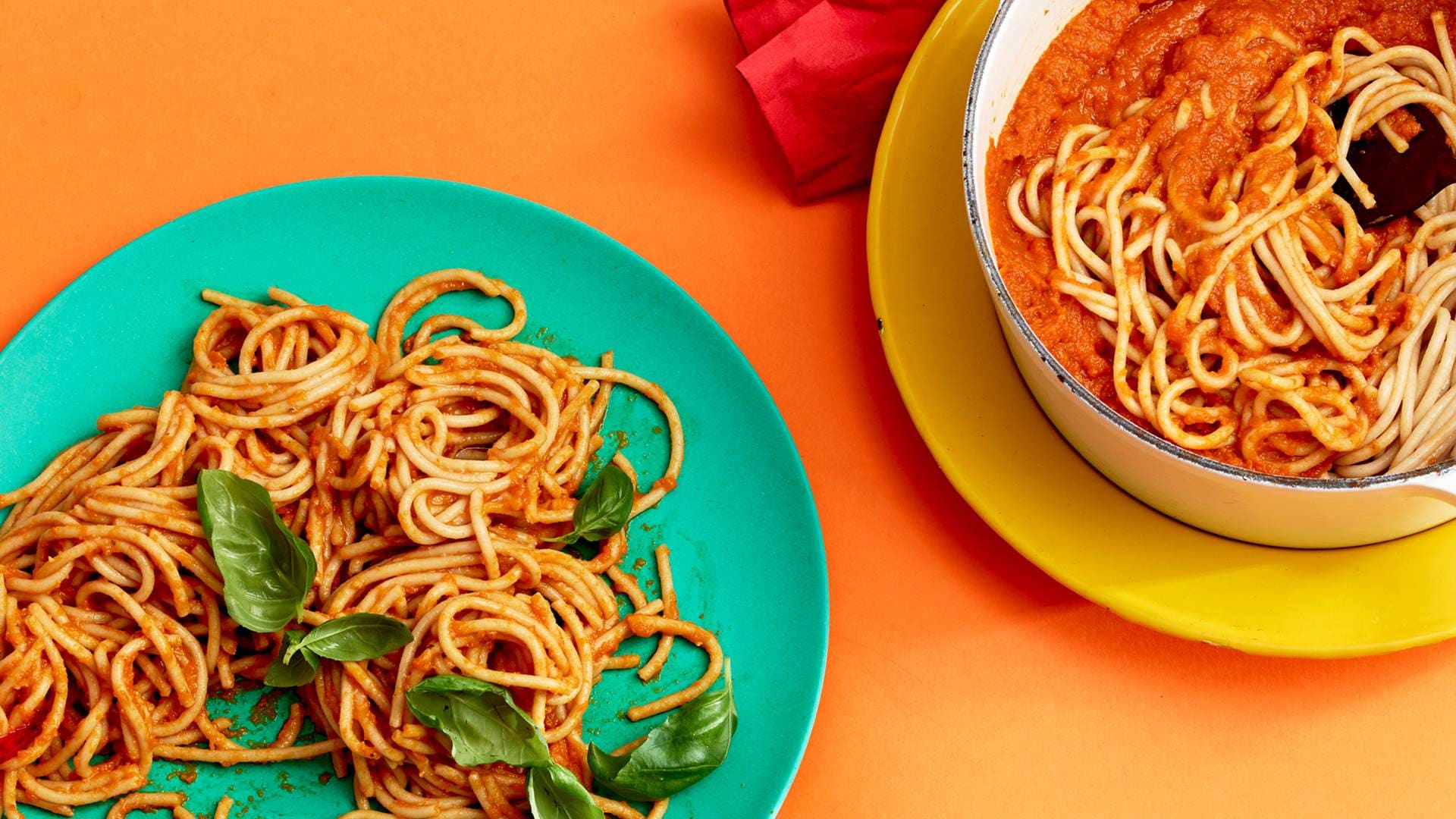 Pasta met rode saus recept - Allerhande | Albert Heijn