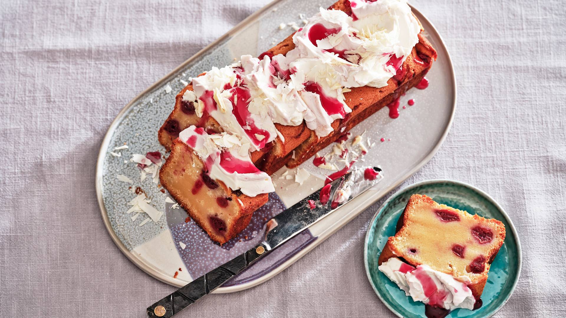 Cake met witte chocolade en kersen recept - Allerhande | Albert Heijn