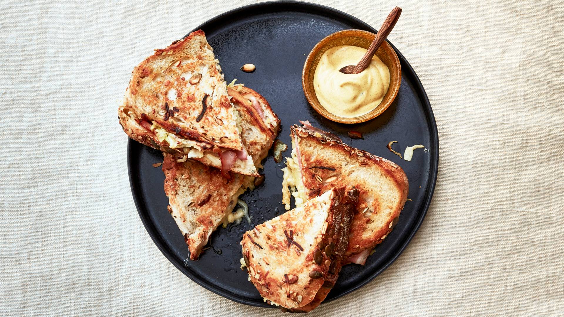 Tosti met gruyère, ham & mosterd recept - Allerhande | Albert Heijn België