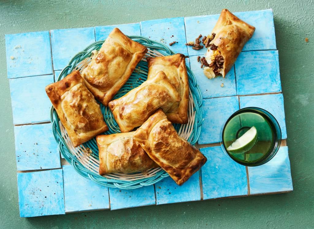 Kleine pasteitjes gevuld met aardappel recept - Allerhande | Albert ...