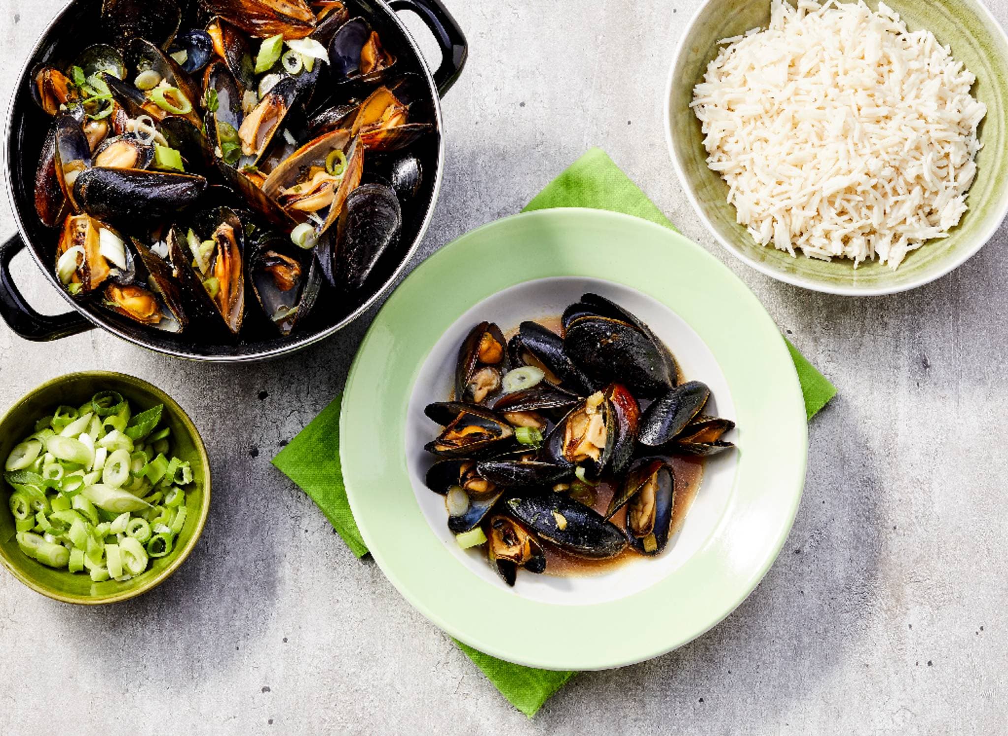 Mosselen met gember, sake en limoenblad recept - Allerhande | Albert Heijn