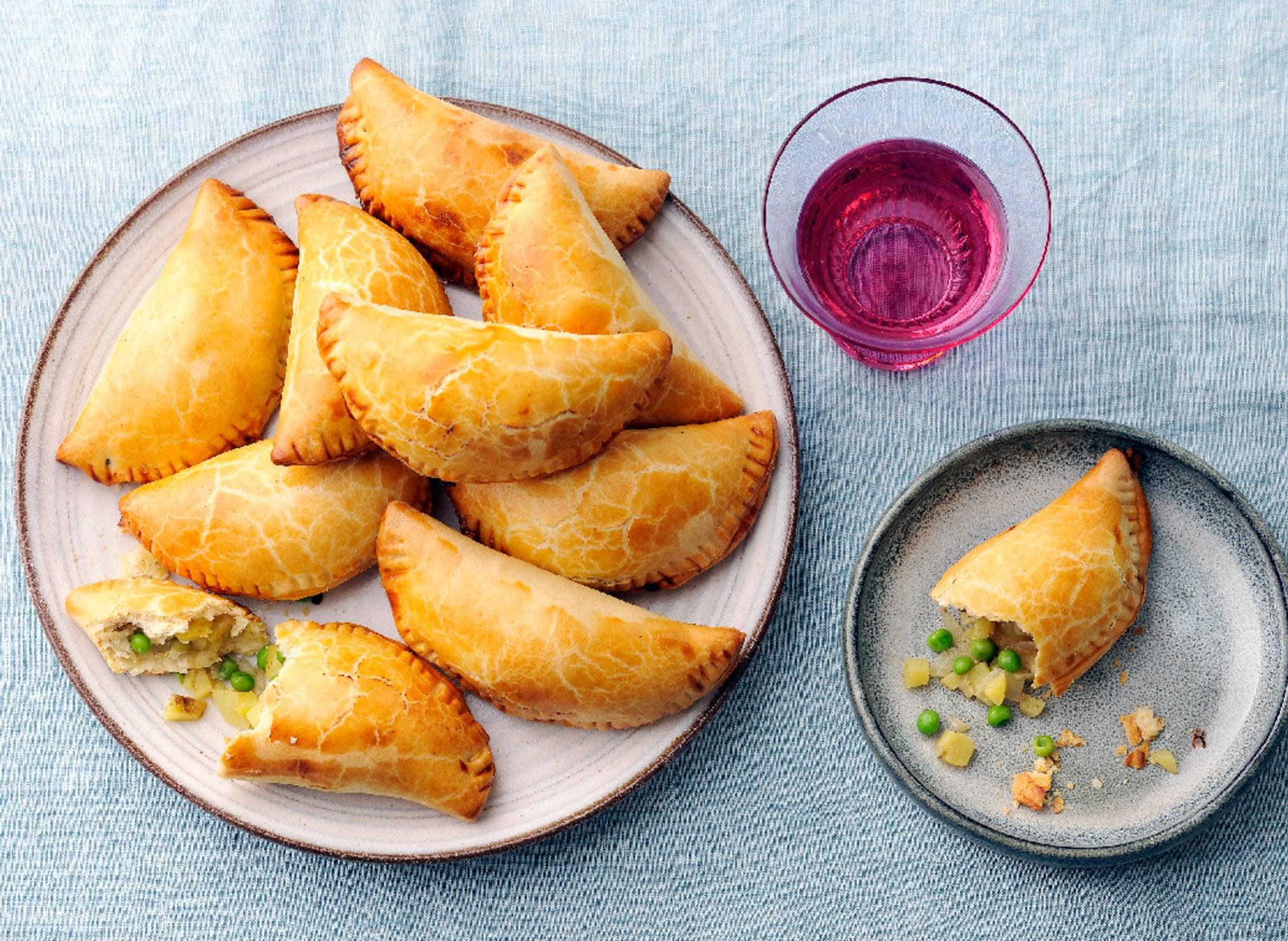 Kleine pasteitjes gevuld met aardappel recept - Allerhande | Albert ...