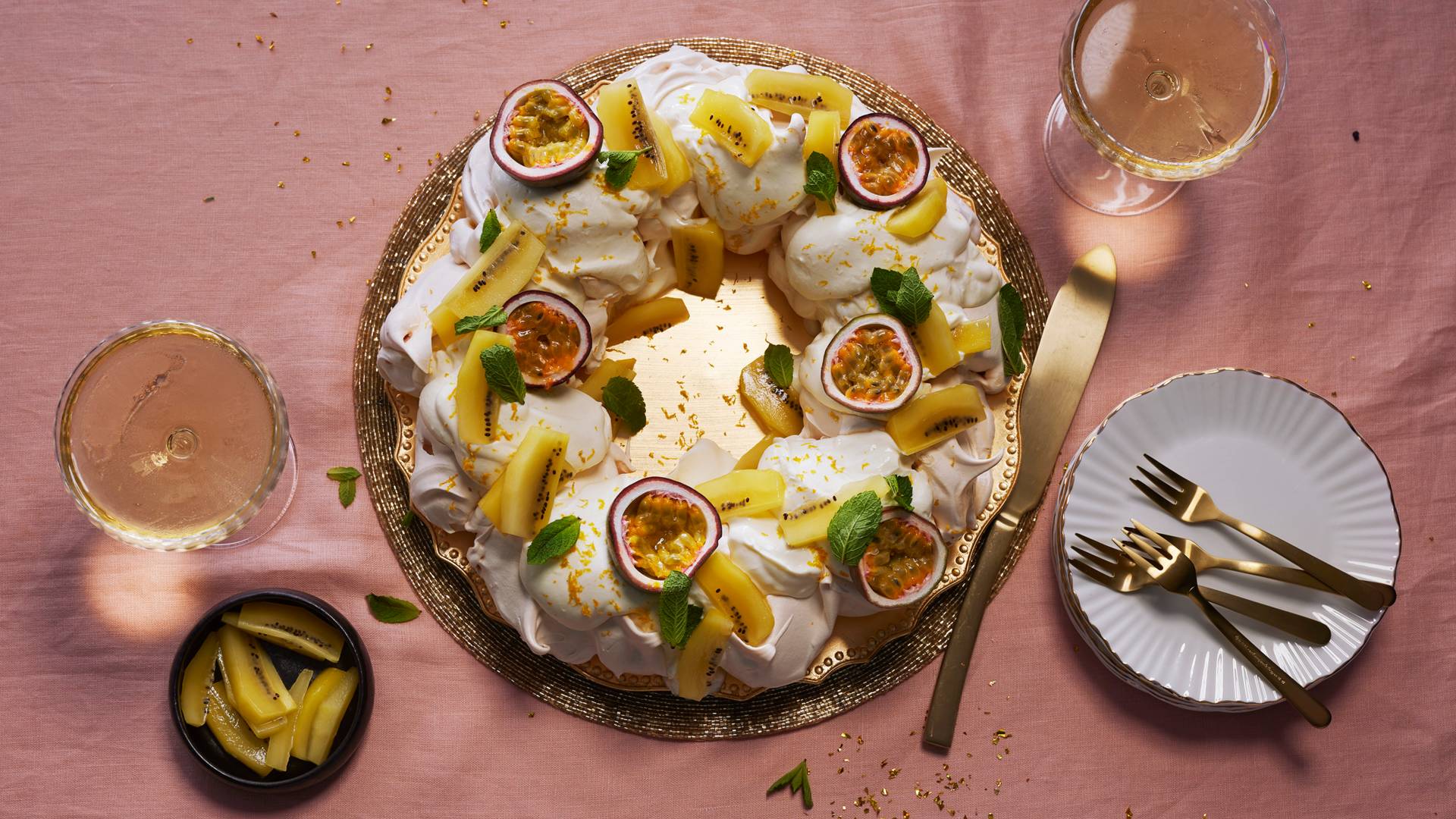 Kerstkrans van meringue en fruit recept - Allerhande | Albert Heijn België