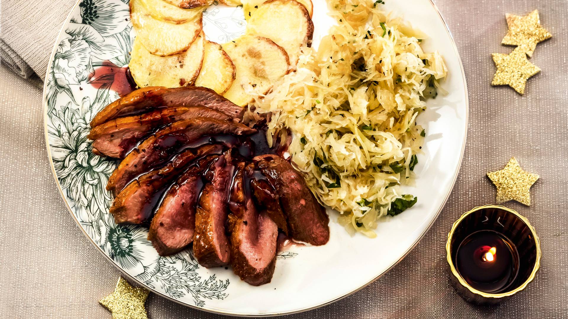 Eendenborst met pommes Maxim's en rodewijnsaus recept - Allerhande ...