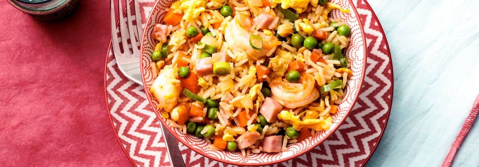 Yang chow fan (Chinese gebakken rijst) recept - Allerhande | Albert Heijn