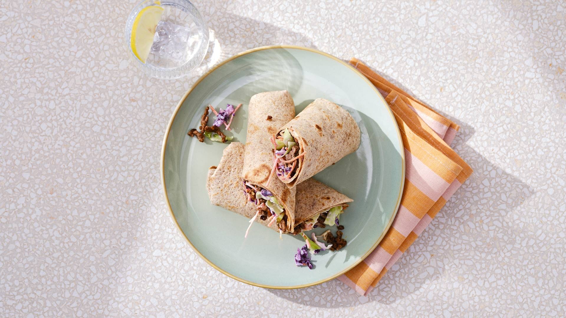 Wraps met koolsalade, tartaar en knoflookyoghurt recept - Allerhande ...