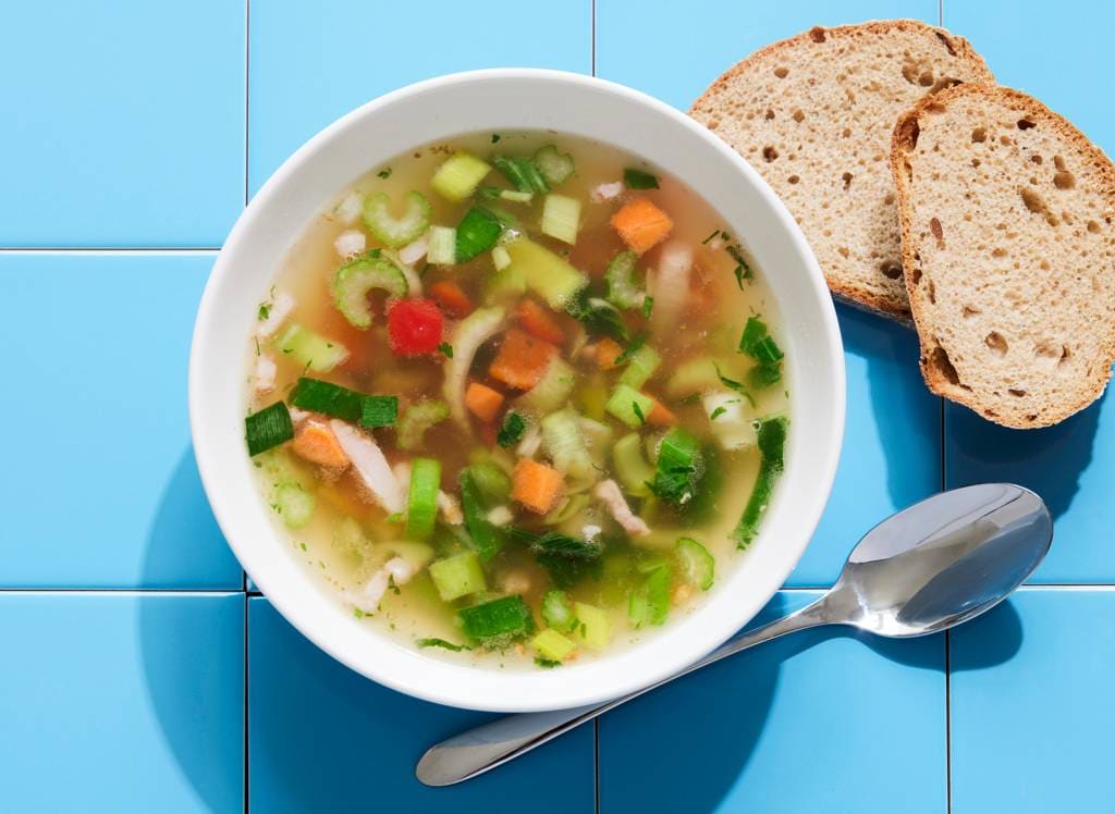 Hollandse groentesoep met spek recept - Allerhande | Albert Heijn