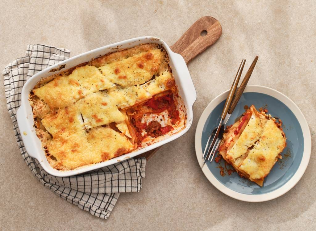 Knolselderij-lasagne met gehakt en mozzarella recept - Allerhande ...