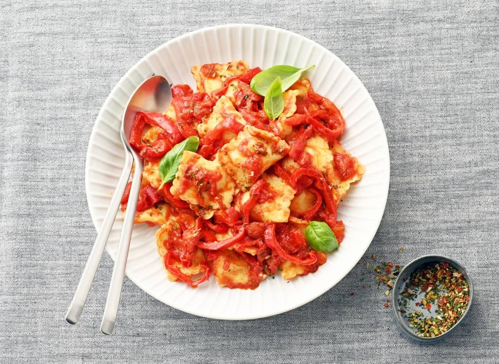 Verse ravioli met pastasaus recept - Allerhande | Albert Heijn België