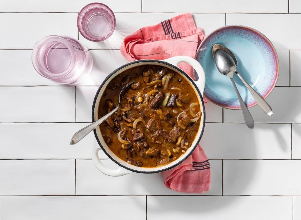 Belgische stoofpot met bruin bier, wortel & pastinaak recept ...