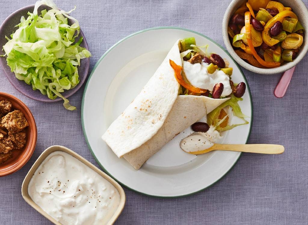Wraps met groenten, tofu en knoflookyoghurt recept - Allerhande ...