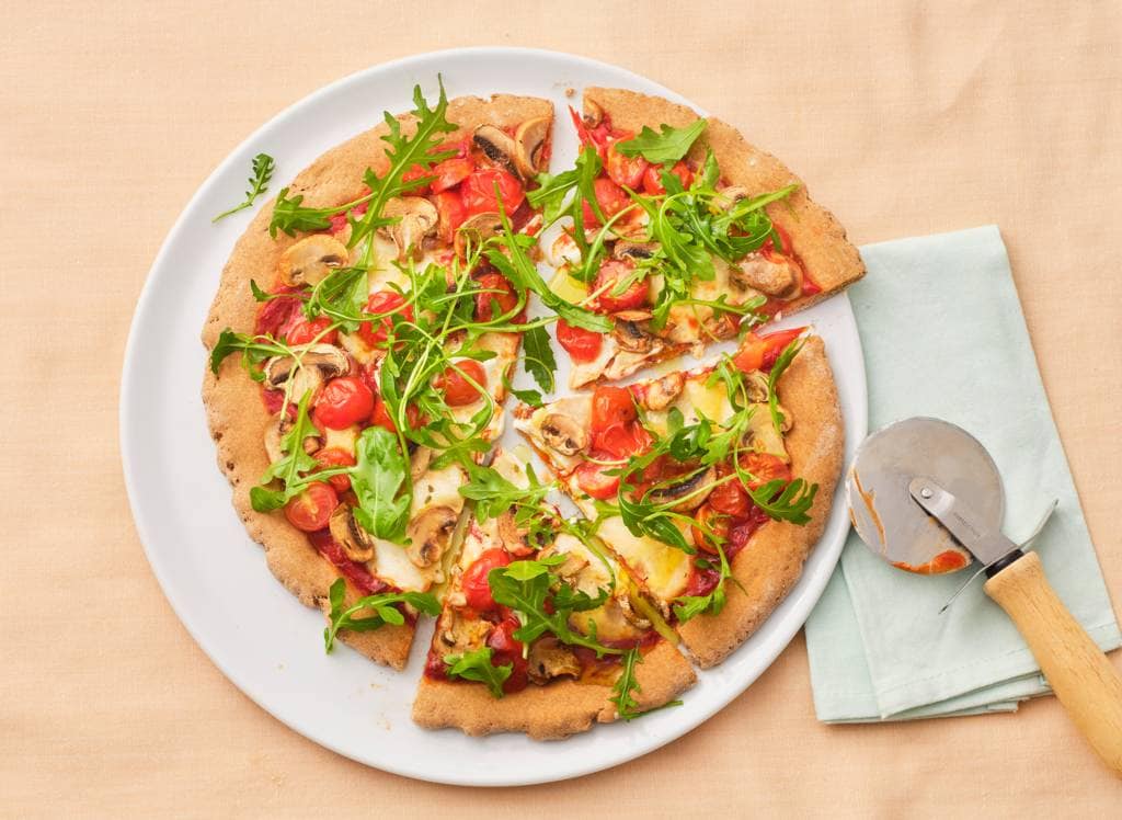 Zo maak je zelf een gezonde en lekkere pizza | Albert Heijn