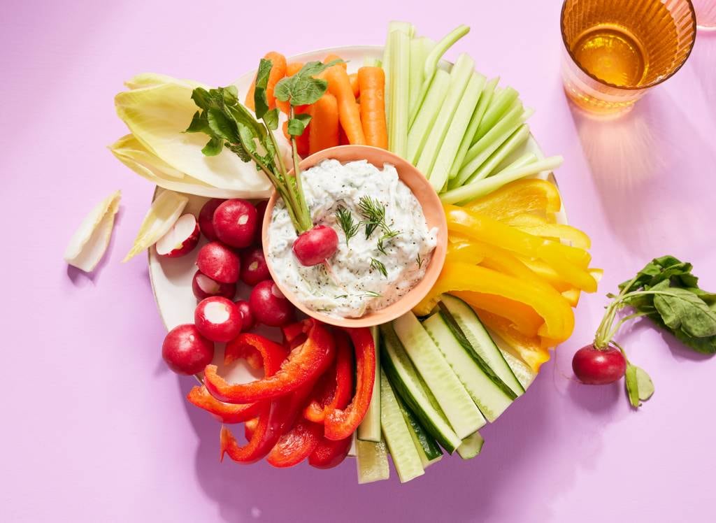 Rainbow rauwkost met tzatziki recept - Allerhande | Albert Heijn