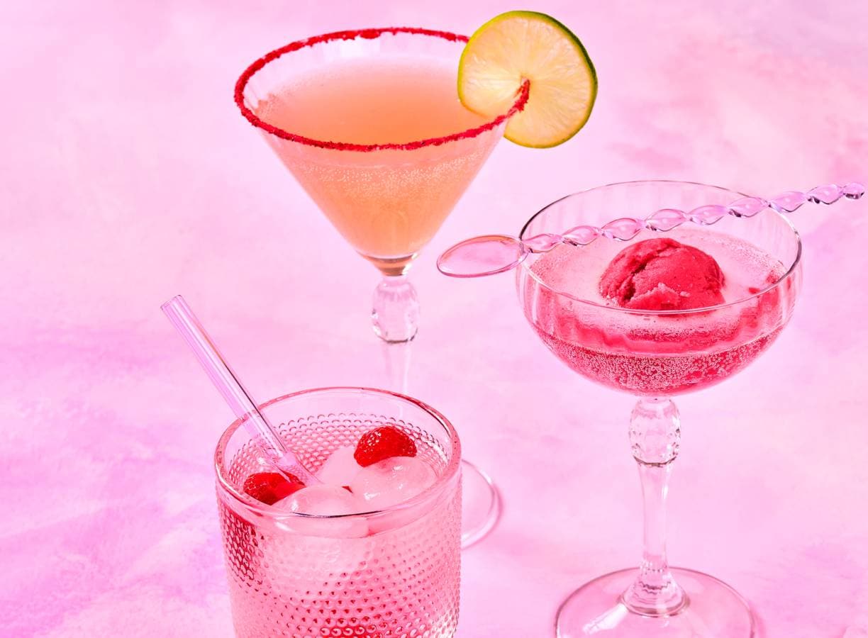 Mocktail van rozenlimonade met blauwe bessen recept - Allerhande ...