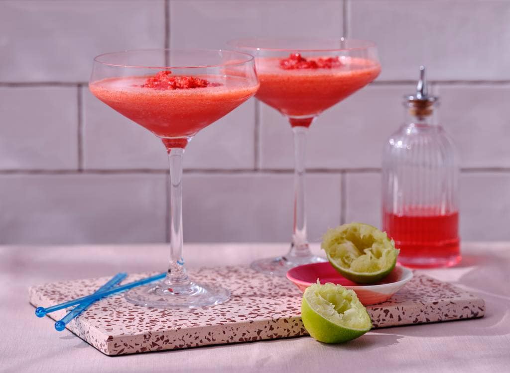 Frozen strawberry daiquiri mocktail recept - Allerhande | Albert Heijn