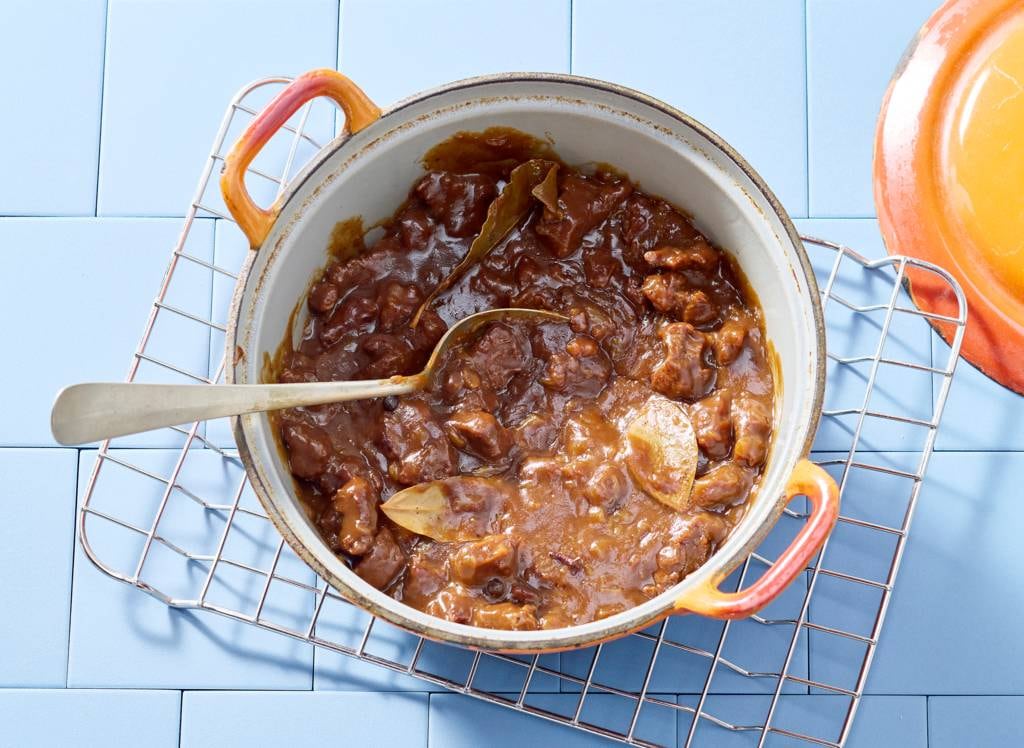 Hachee uit de slowcooker recept - Allerhande | Albert Heijn