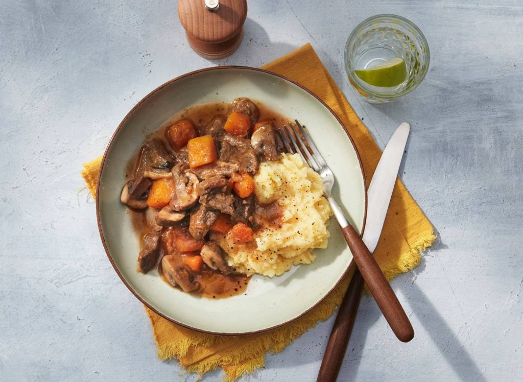 Pompoen-runderstoof met paddenstoelen en pastinaakpuree recept ...