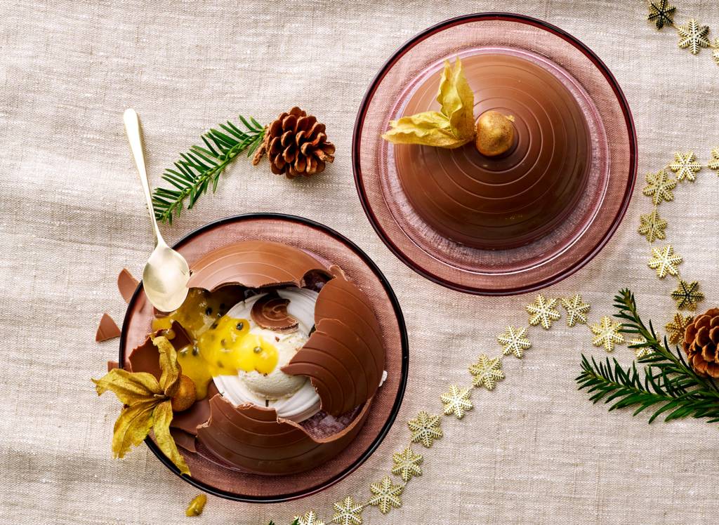 Smash bombe met meringue, vanille-ijs en passievruchtcurd van Hugo ...