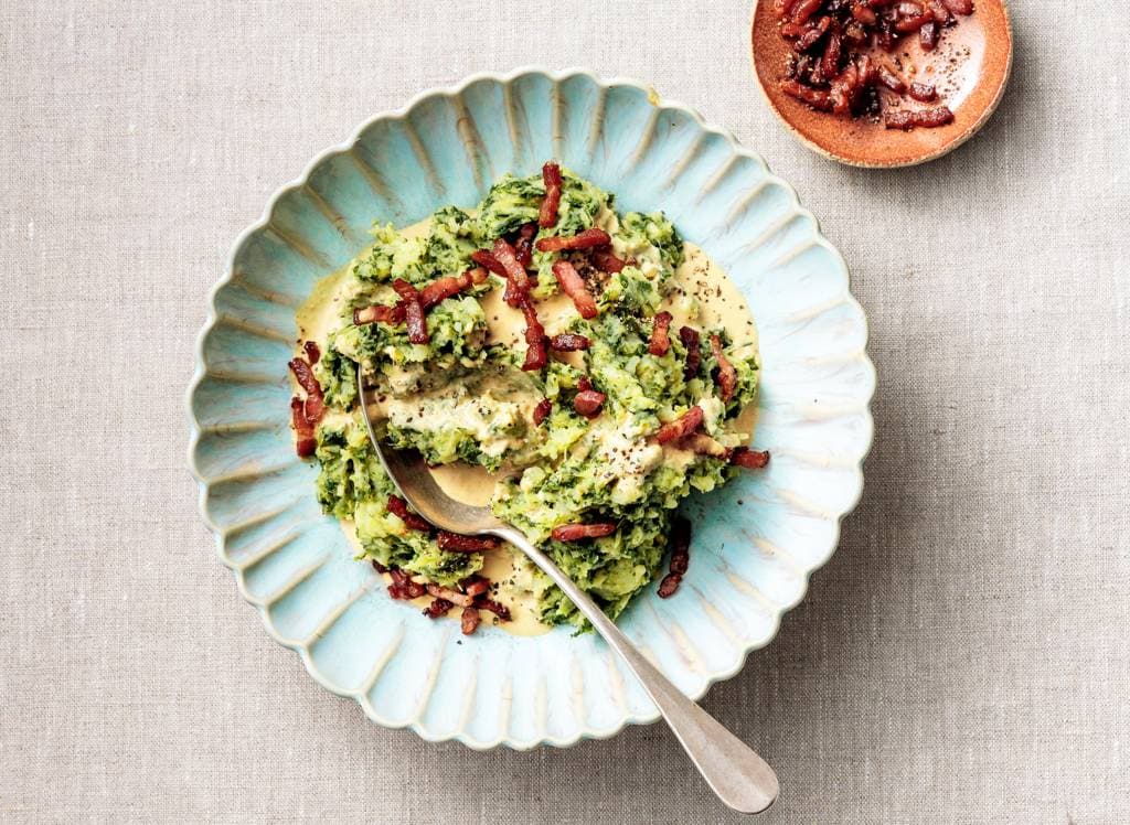 Stamppot boerenkool met masala-roomsaus en spekjes van London Loy recept - Allerhande | Albert Heijn
