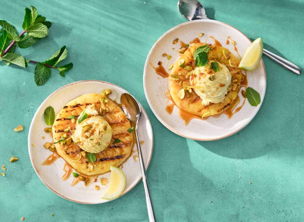 Gegrilde ananas met ijs van de BBQ recept - Allerhande | Albert Heijn