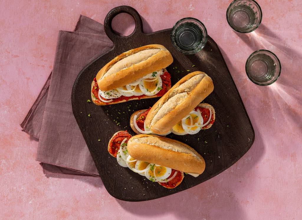 Broodje filet americain recept - Allerhande | Albert Heijn