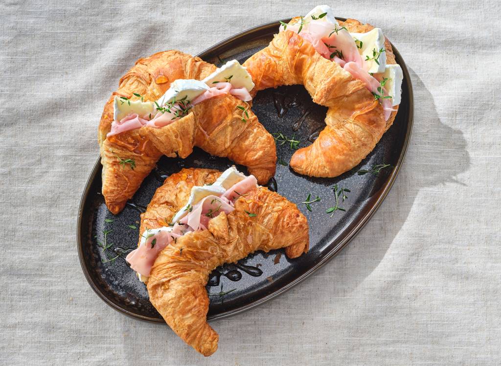 Croissants met brie en ham recept - Allerhande | Albert Heijn