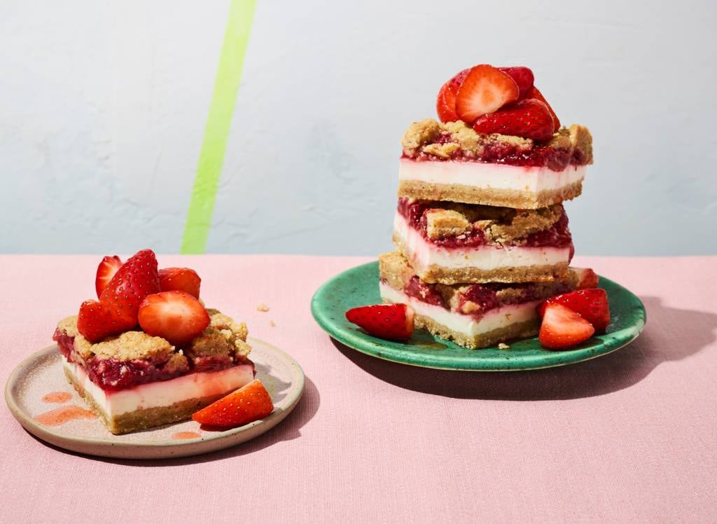 Aardbeien-yoghurtslice recept - Allerhande | Albert Heijn