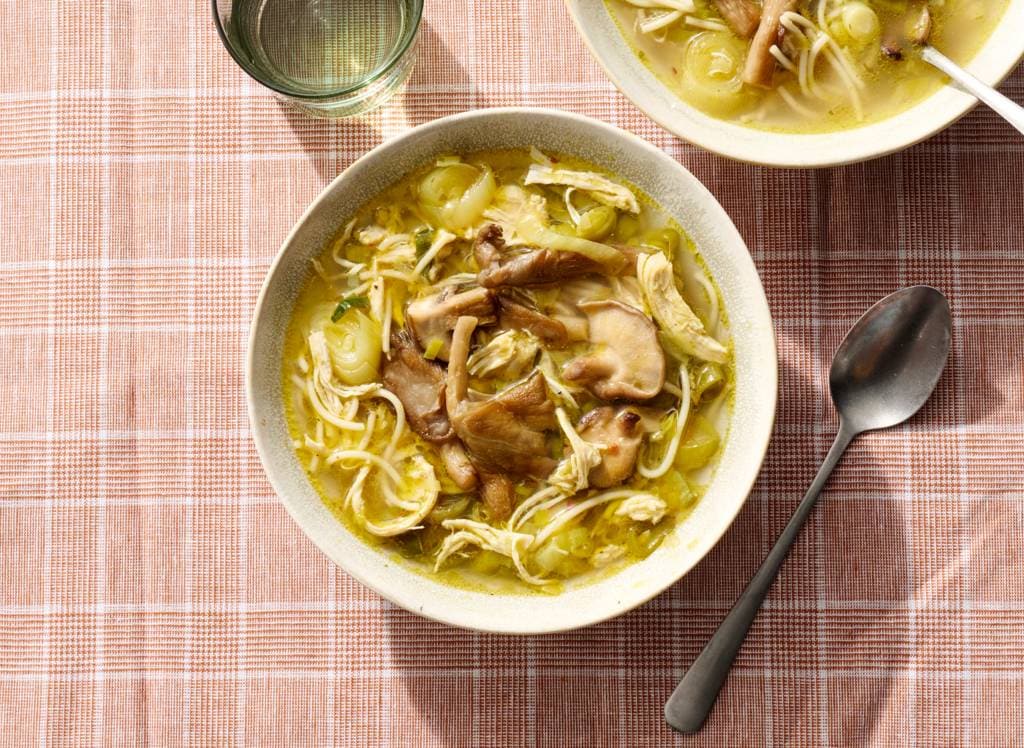 Kippensoep met kerrie en paddenstoelen recept - Allerhande | Albert Heijn