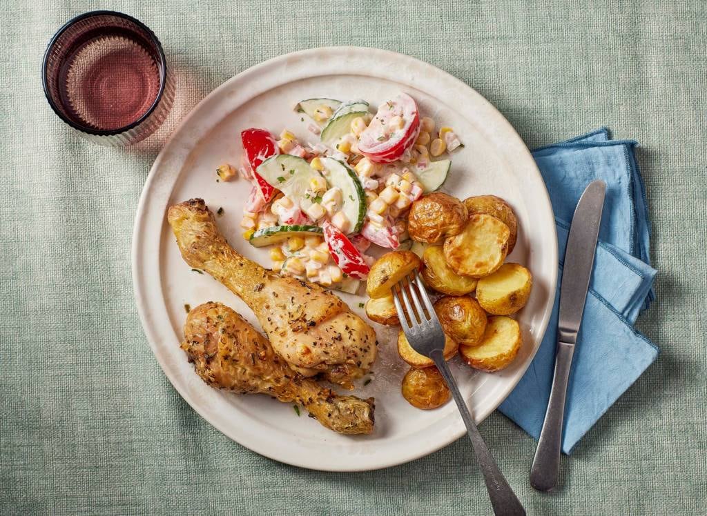 Kip met krieltjes uit de airfryer en gemengde salade recept ...