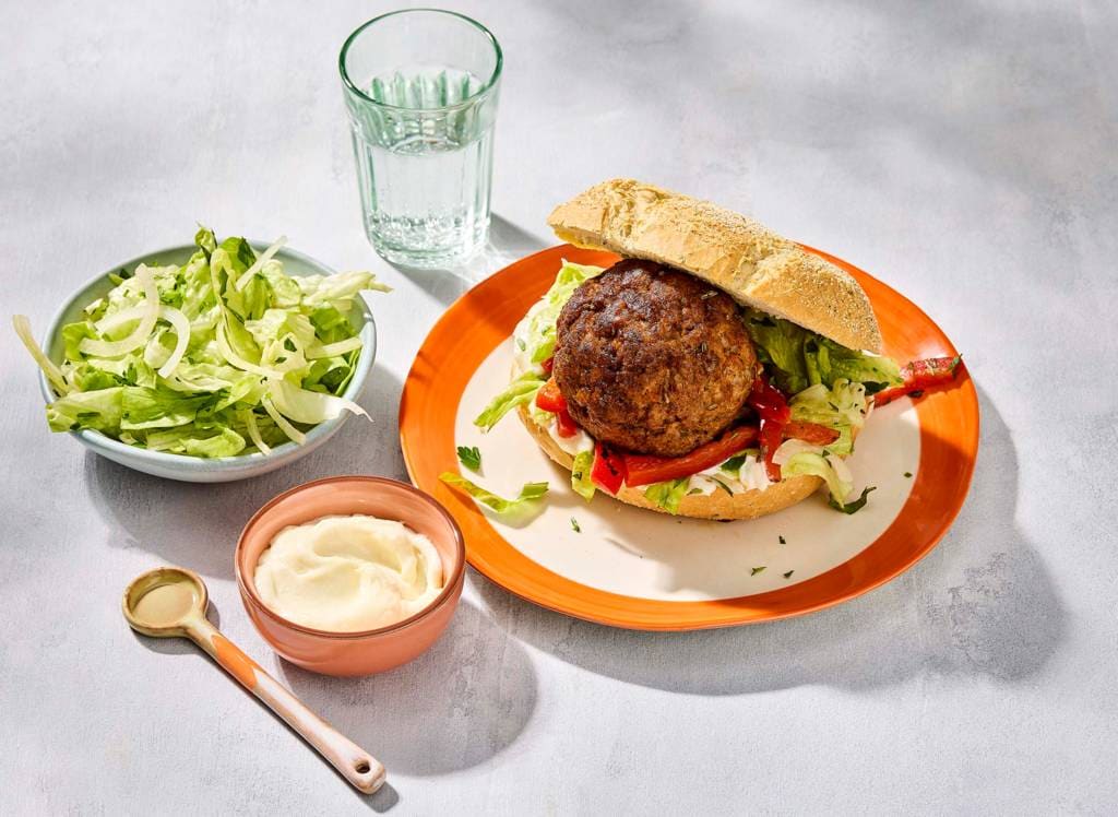 Broodje bal met paprika en aioli recept - Allerhande | Albert Heijn