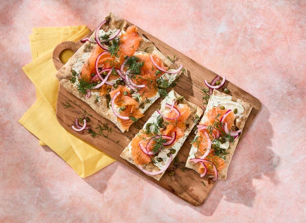 Pinsa met zalm recept - Allerhande | Albert Heijn